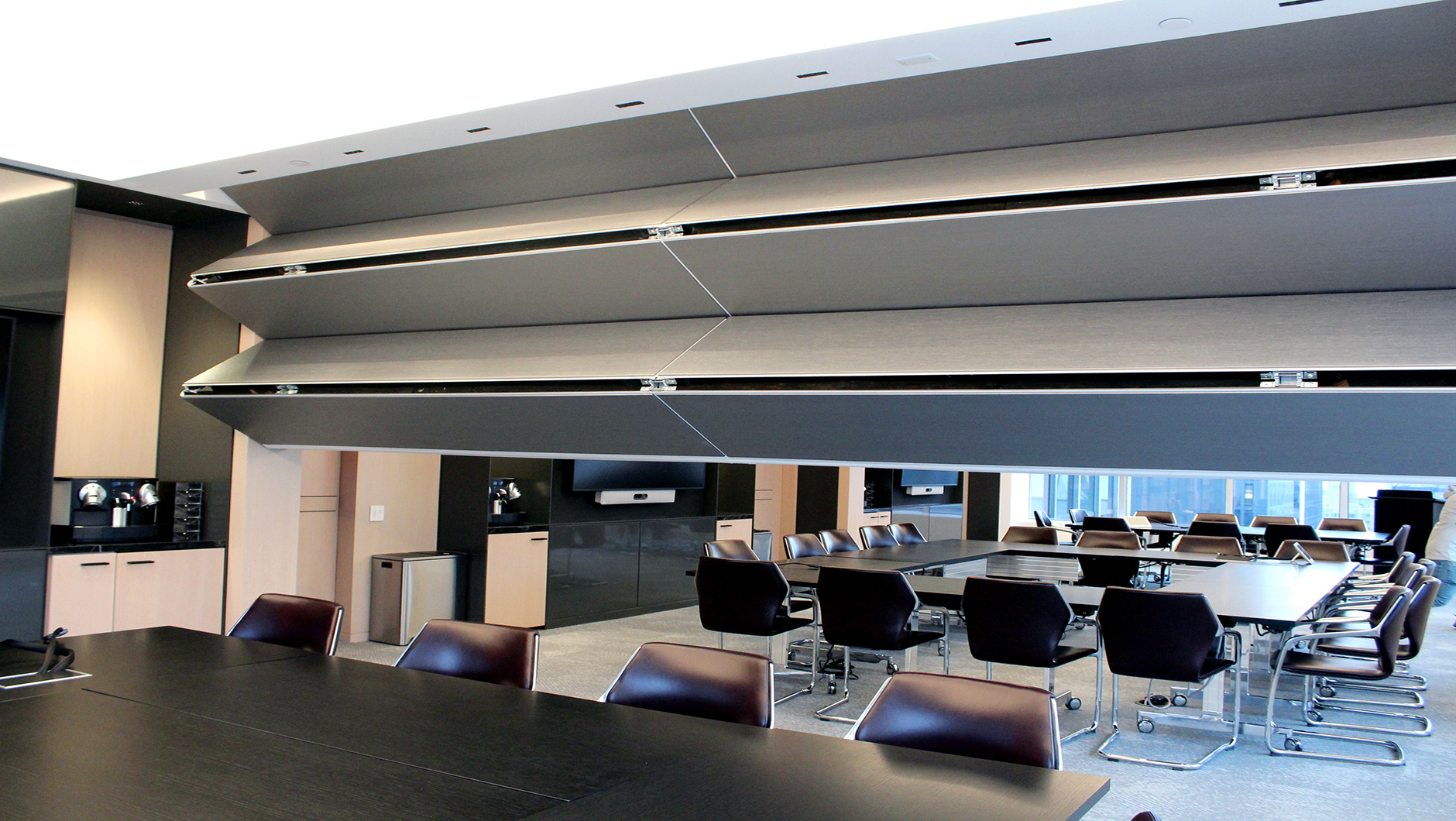 Reconfigure Space in Minutes with Skyfold® Vertical Walls | Skyfold