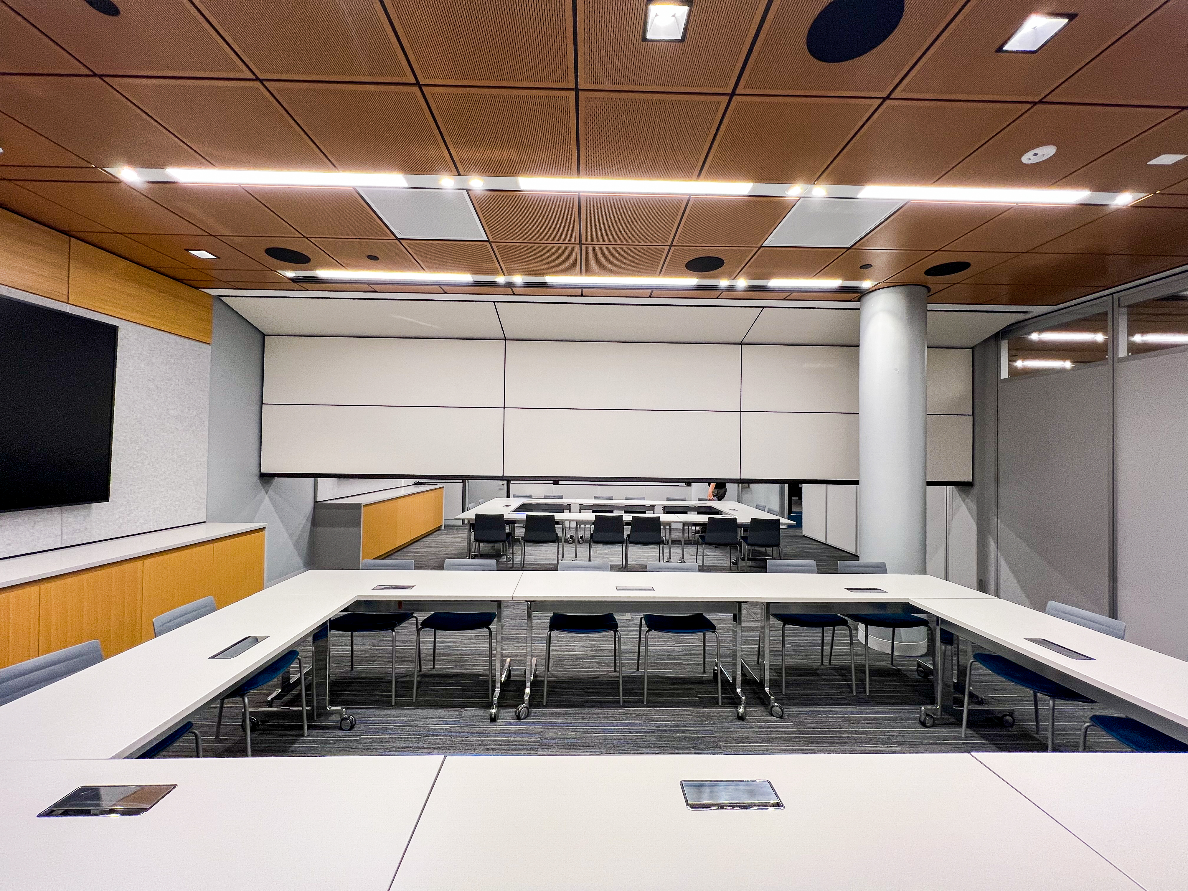 Skyfold Gives a Contemporary Remodel to Manhattan Space | Skyfold